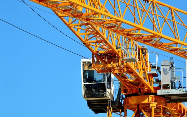 Dans les coulisses des grues : fonctionnement et typologies décryptés